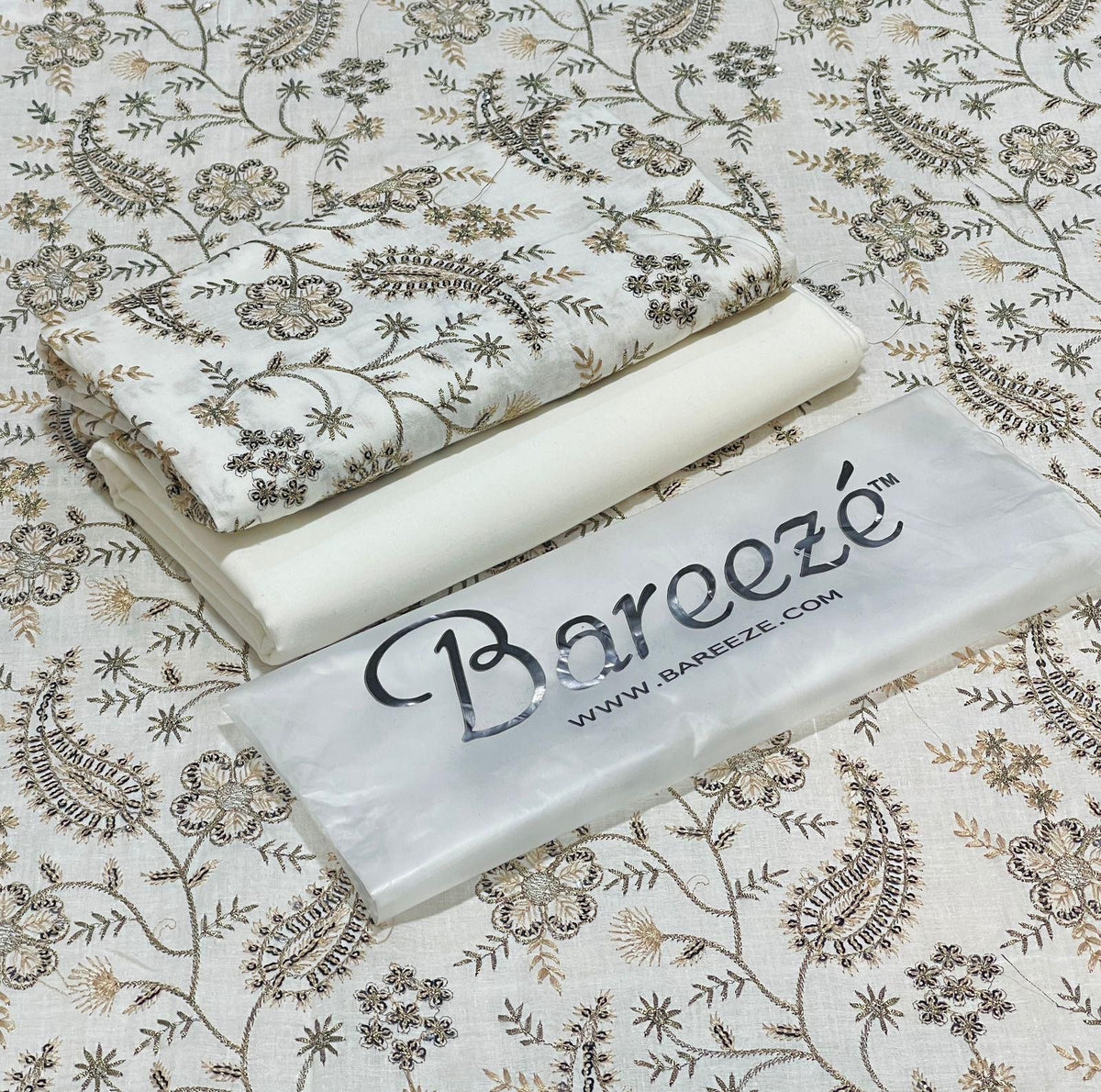 BAREEZE EMBROIDERED LAWN 2PC D51 – ZM Textile