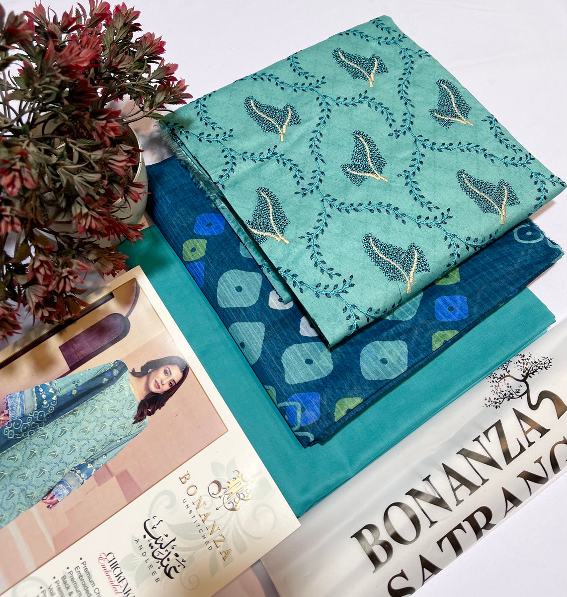 BONANZA LUXURY EMBROIDERED LAWN 3PC D77 – ZM Textile